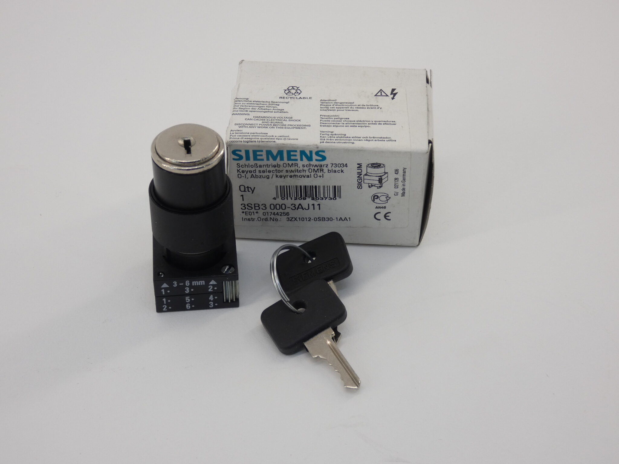 Siemens 3SB3000-3AJ11 Black Keyed Selector Switch, Signum – GPM Surplus