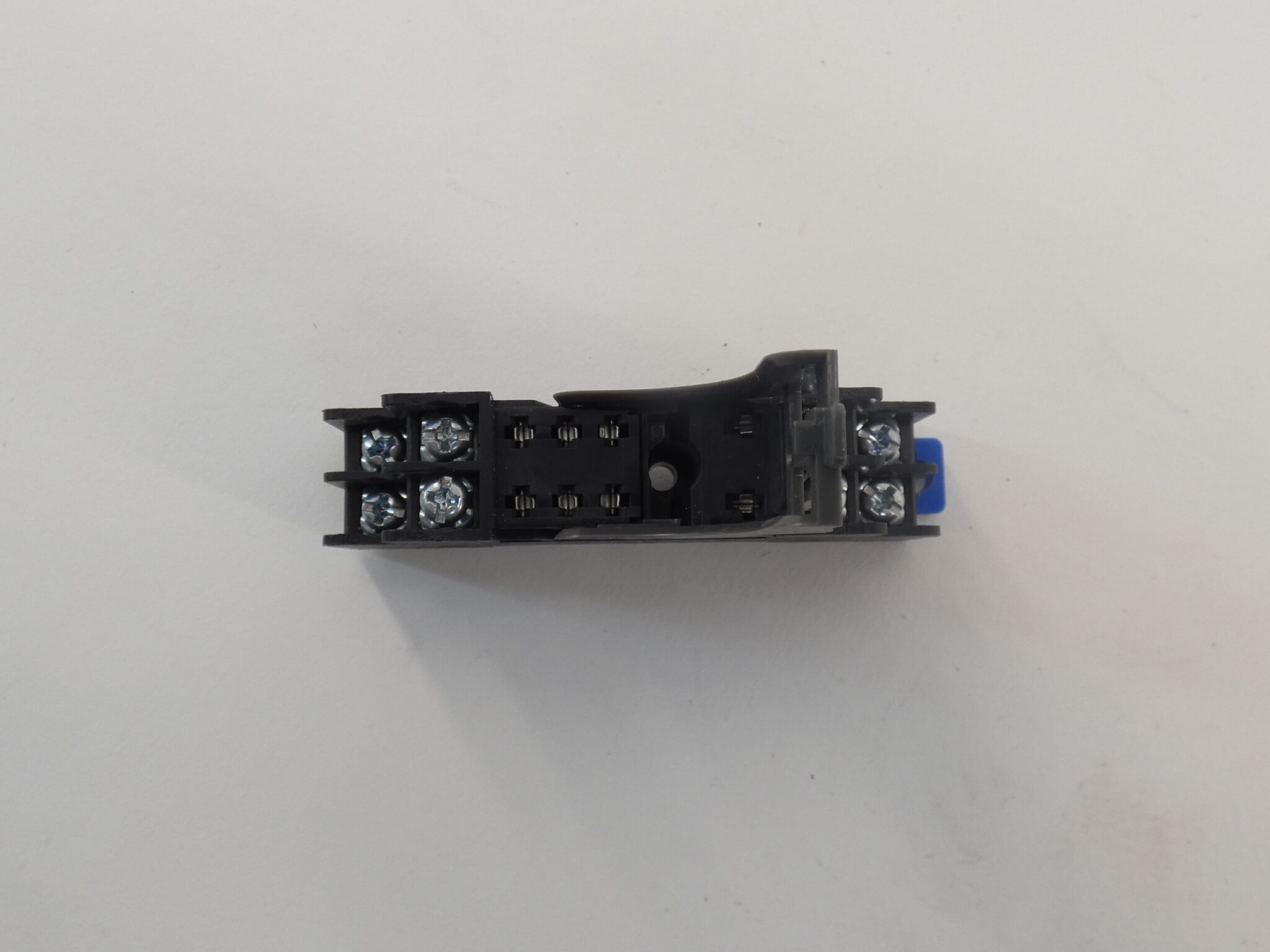 *Lot of 10* Idec SJ2S-058 Sockets w/ Relays 250V 8A – GPM Surplus
