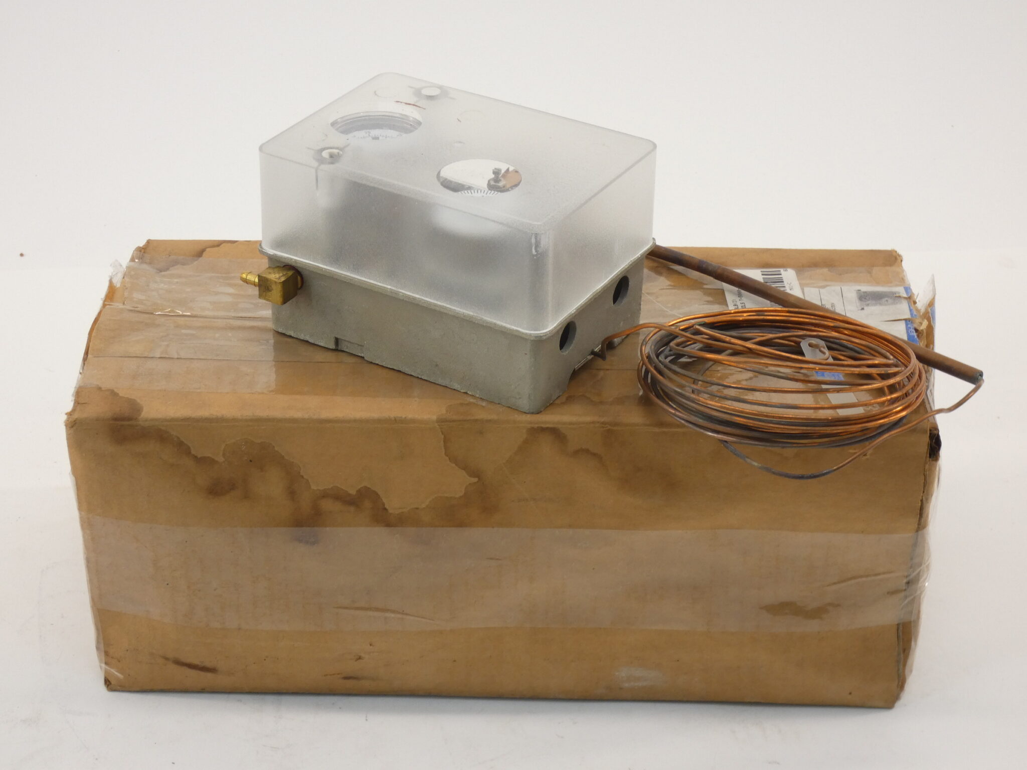 Johnson Controls T-8000-3 Proportional Action Thermostat – GPM Surplus
