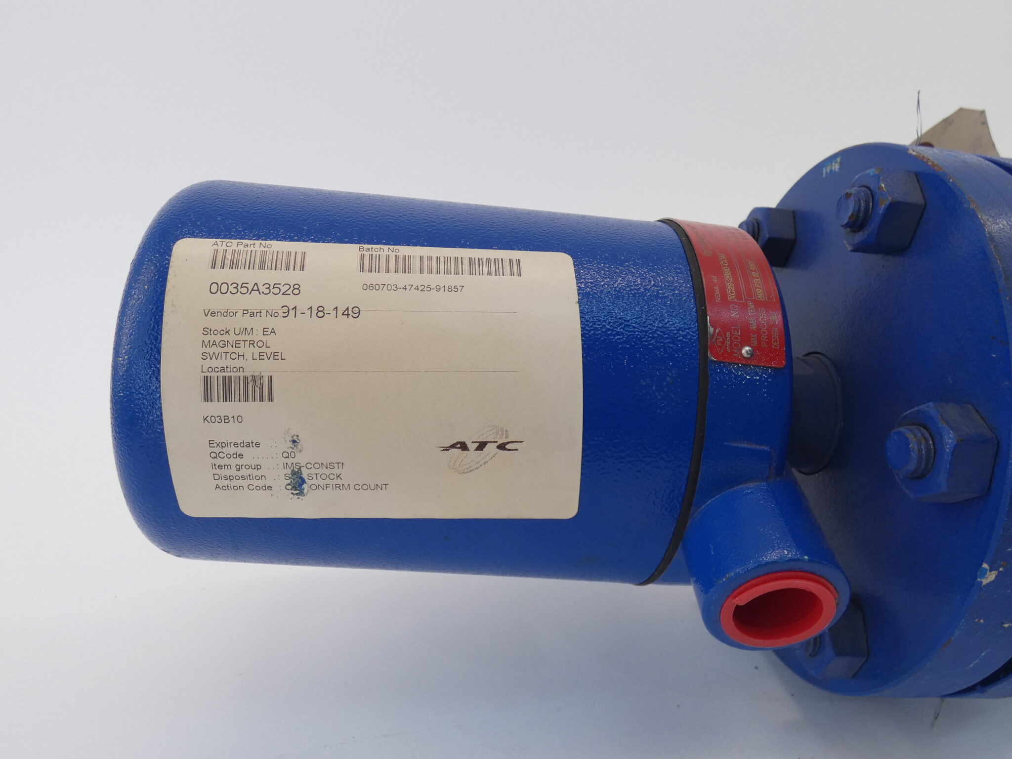Magnetrol XC29-2B30-CDM Displacement Level Switch 120/240VAC – GPM Surplus