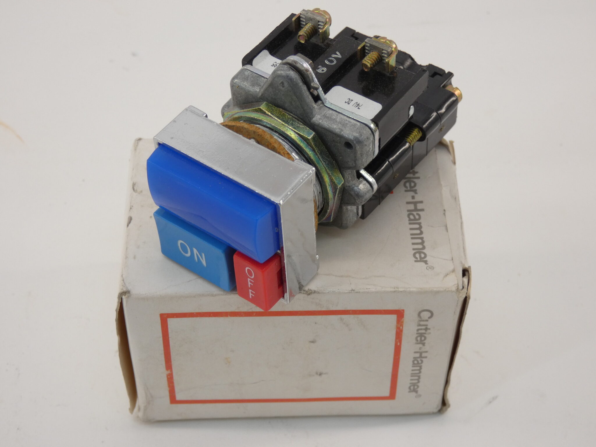 Cutler Hammer E30 Compact Pushbutton – GPM Surplus