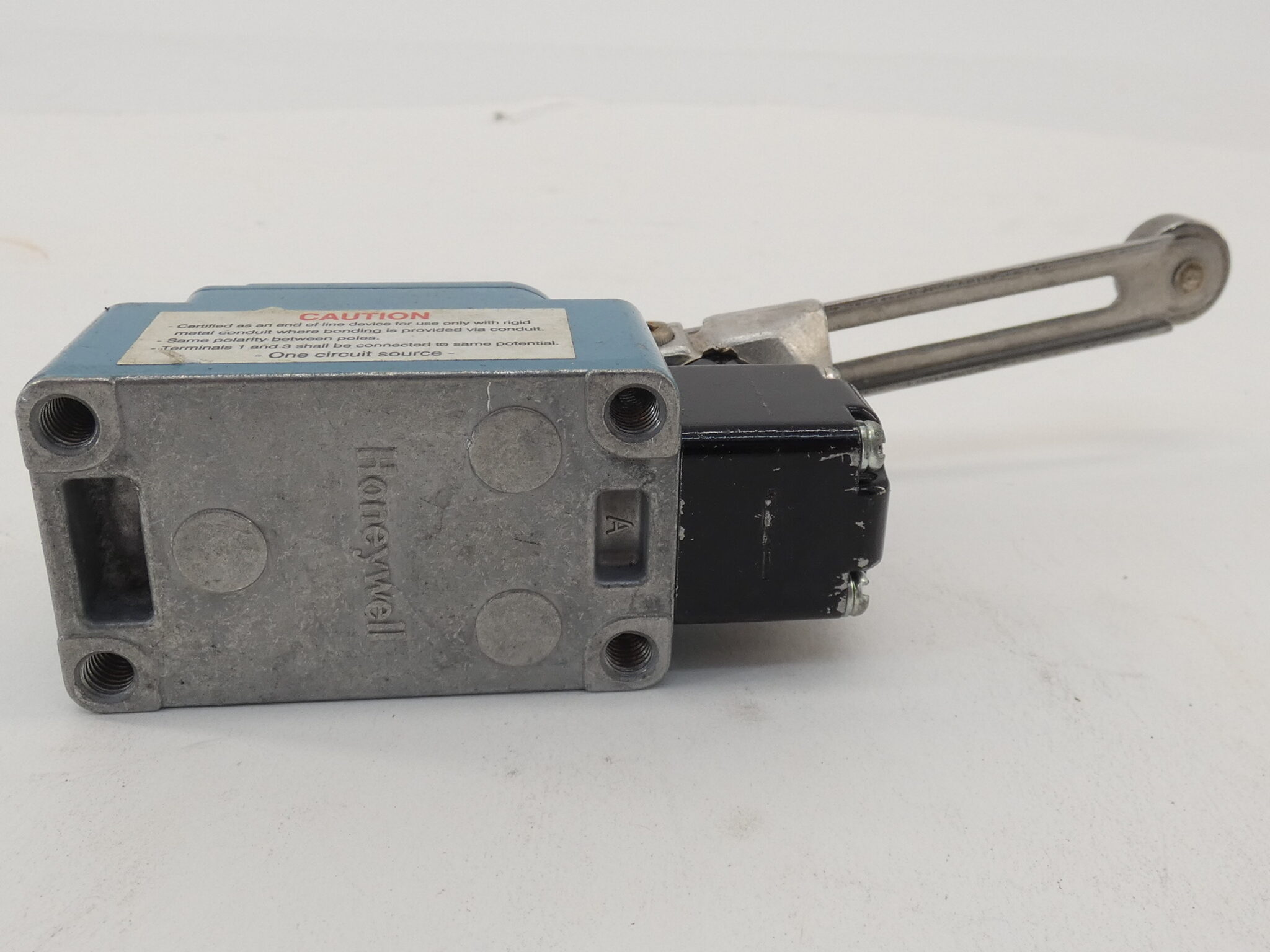 Honeywell SZL-WLC-B-N Limit Switch, 300V, 10A – GPM Surplus
