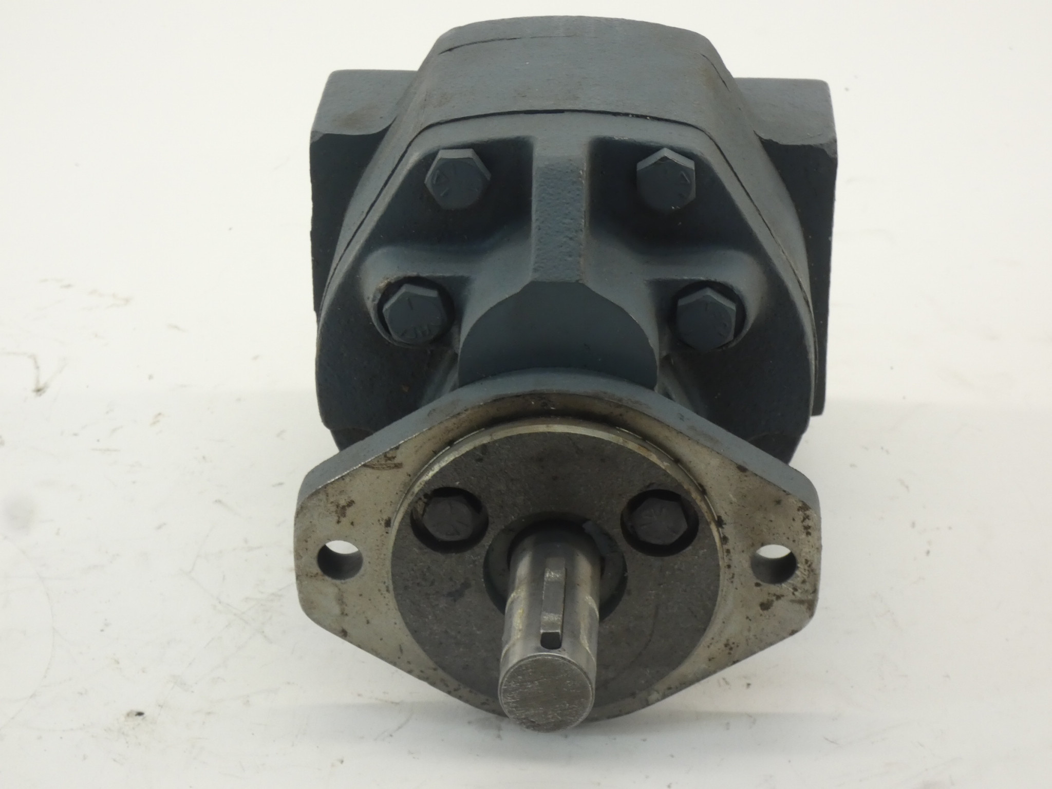 Delta C47 Hydraulic Gear Pump 1800 Max RPM 1-1/4″ NPTF Port Sizes – GPM ...