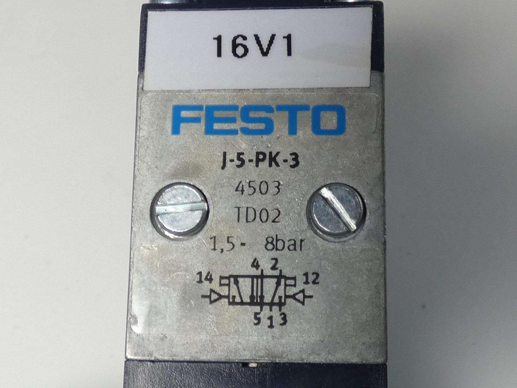 Festo J-5-PK-3 4503 Pneumatic Valve 1.5-8 Bar FLP-7-PK-3 Base – GPM Surplus