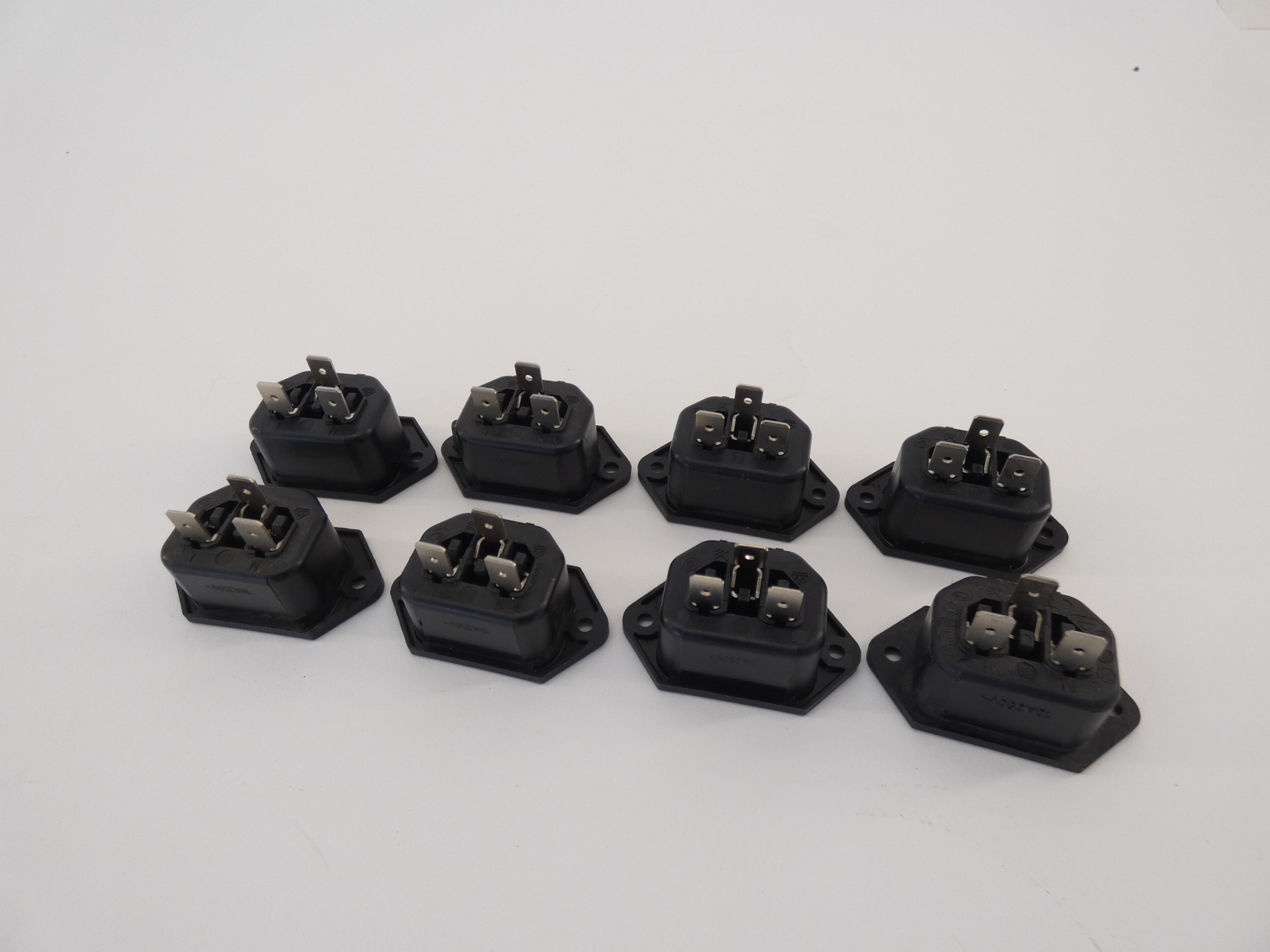 *Lot of 8* Female Socket 15A 250V – GPM Surplus