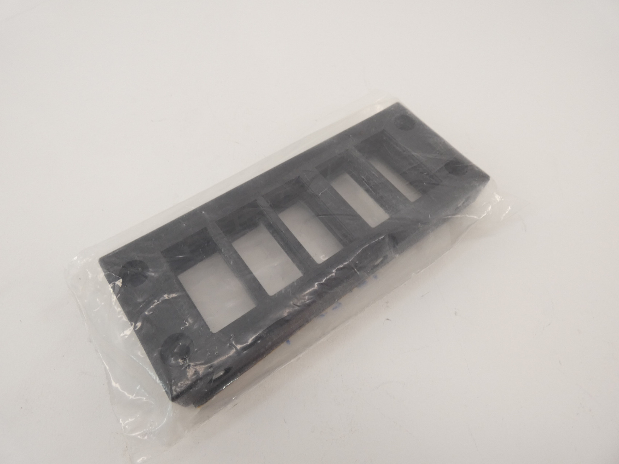 Icotek 48241.200 Split Multi Cable Transit Frame – GPM Surplus