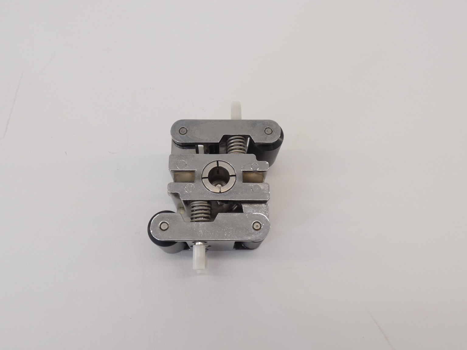 Spring Loaded Clamp 5/16″ Bore – GPM Surplus