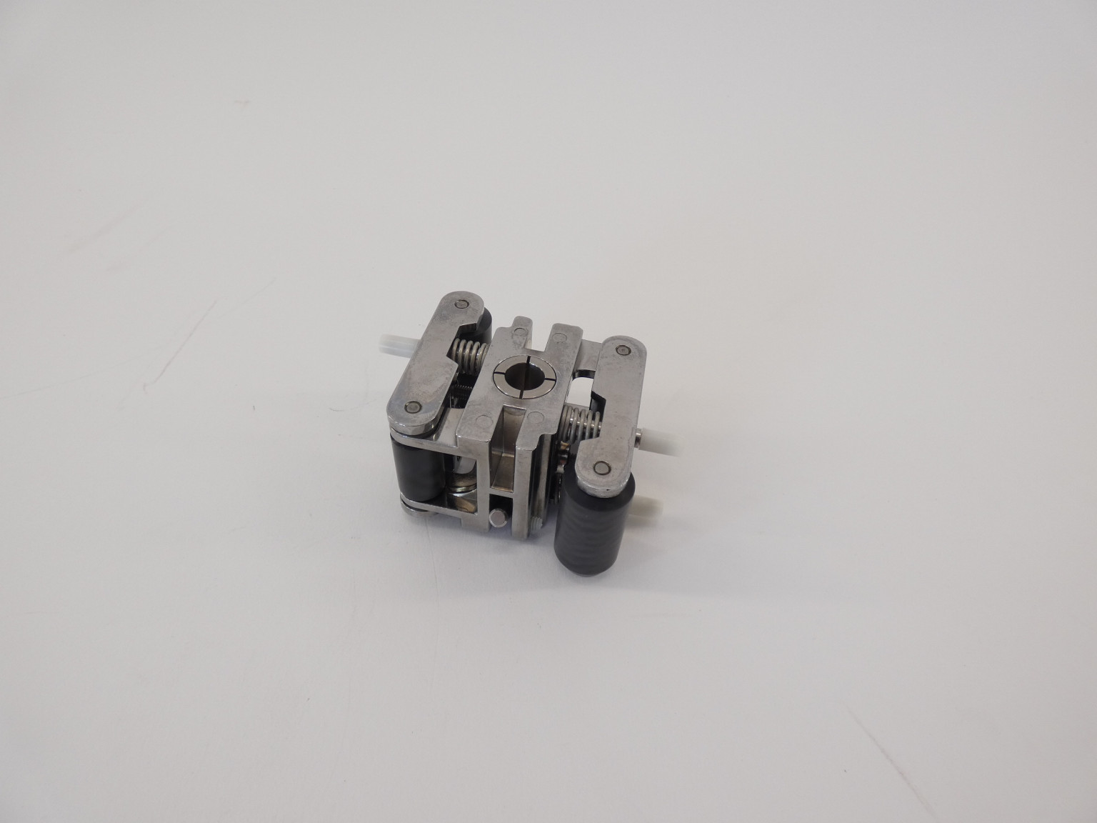 Spring Loaded Clamp 5/16″ Bore – GPM Surplus