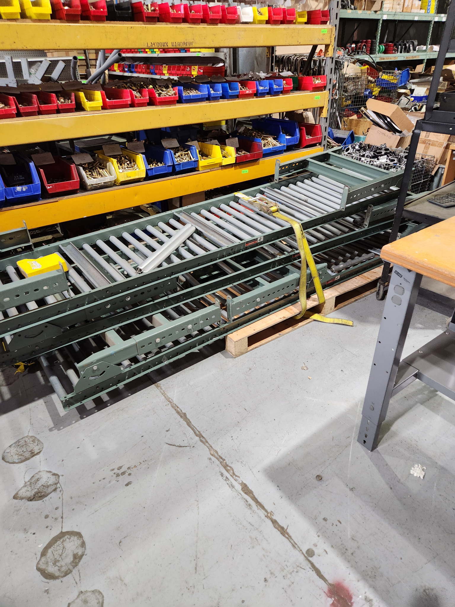 Uline H-5013 18″x10′ Light Duty Gravity Roller Conveyor W/ H-Stand ...