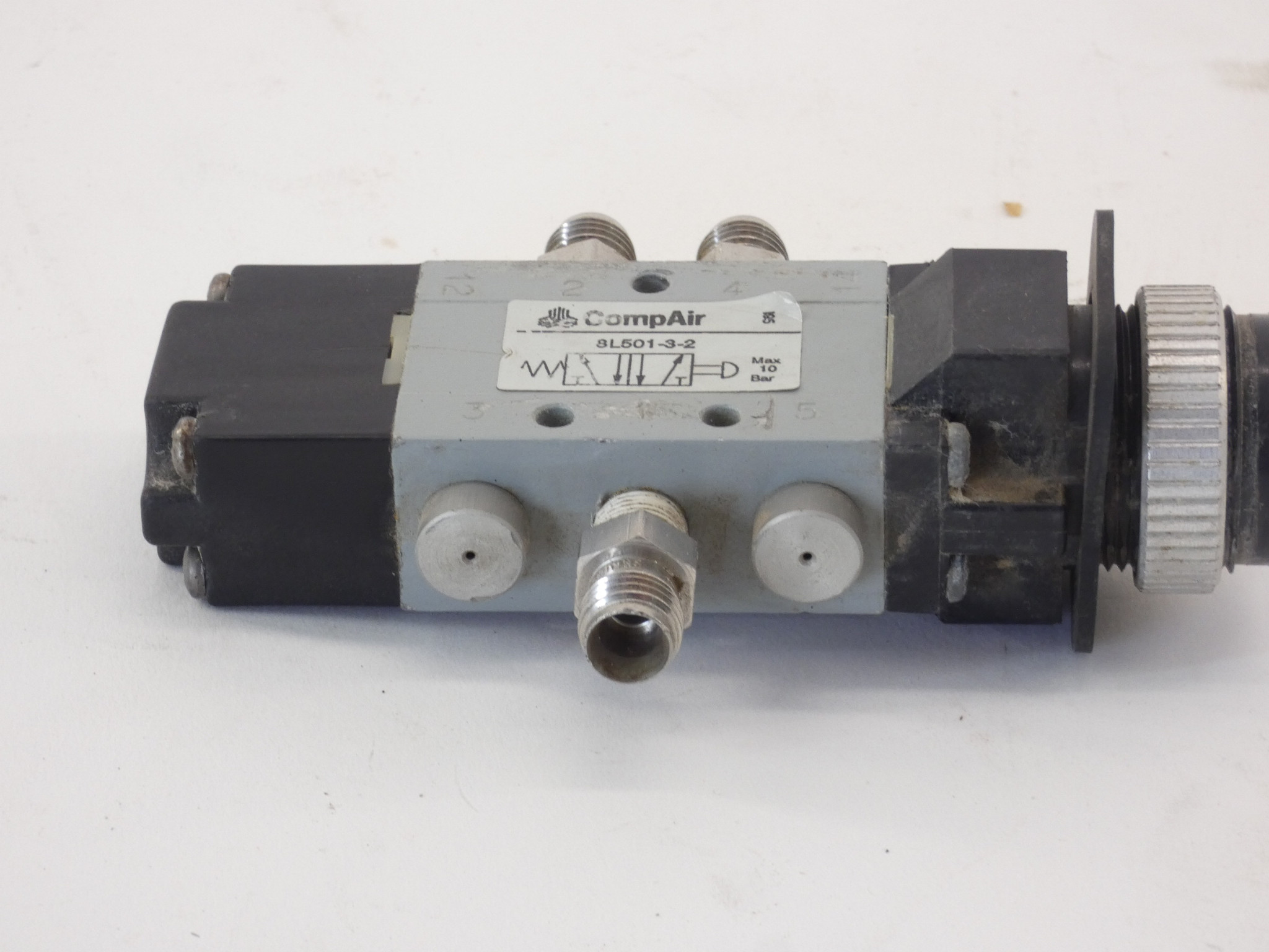 CompAir 8L501-3-2 Pneumatic Valve 10 Bar Max – GPM Surplus