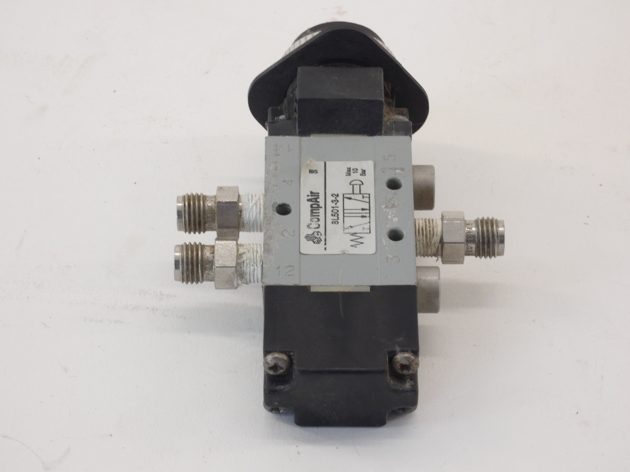 CompAir 8L501-3-2 Pneumatic Valve 10 Bar Max – GPM Surplus