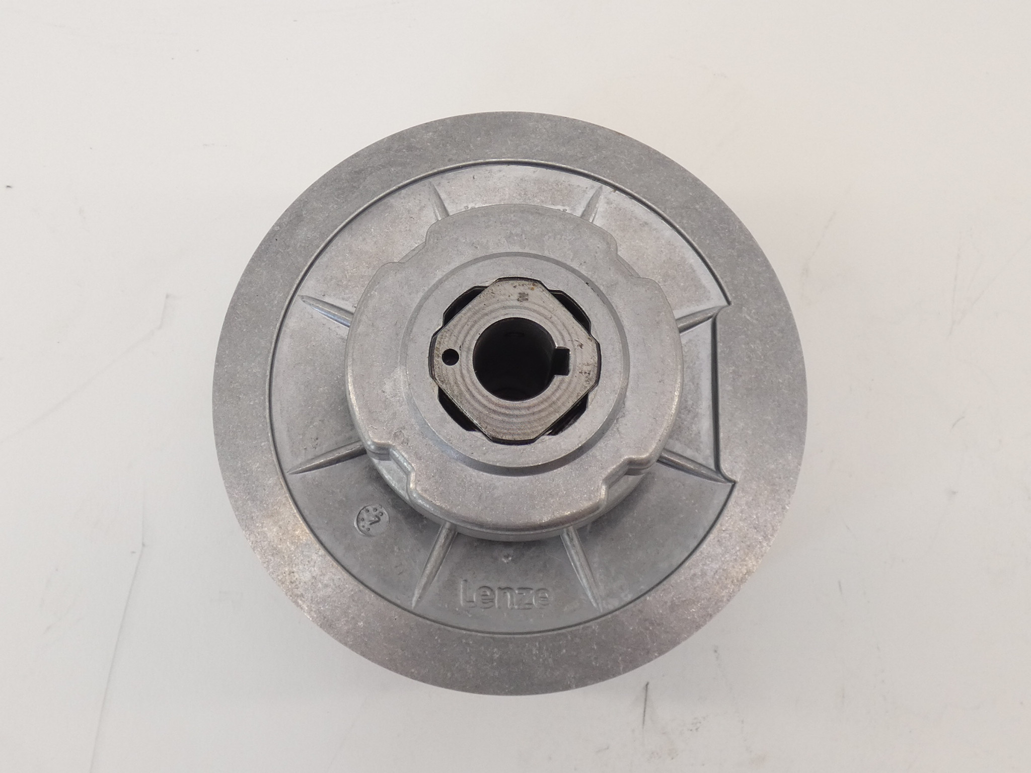 Lenze Variable Speed Pulley 1/4″ Key 3/4″ Bore 19MM 1-Groove – GPM Surplus