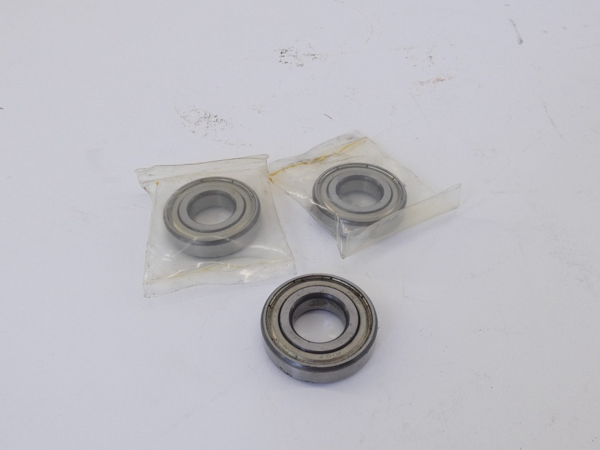 *Lot of 3* Ezo R10Z Ball Bearing 5/8″ ID – GPM Surplus