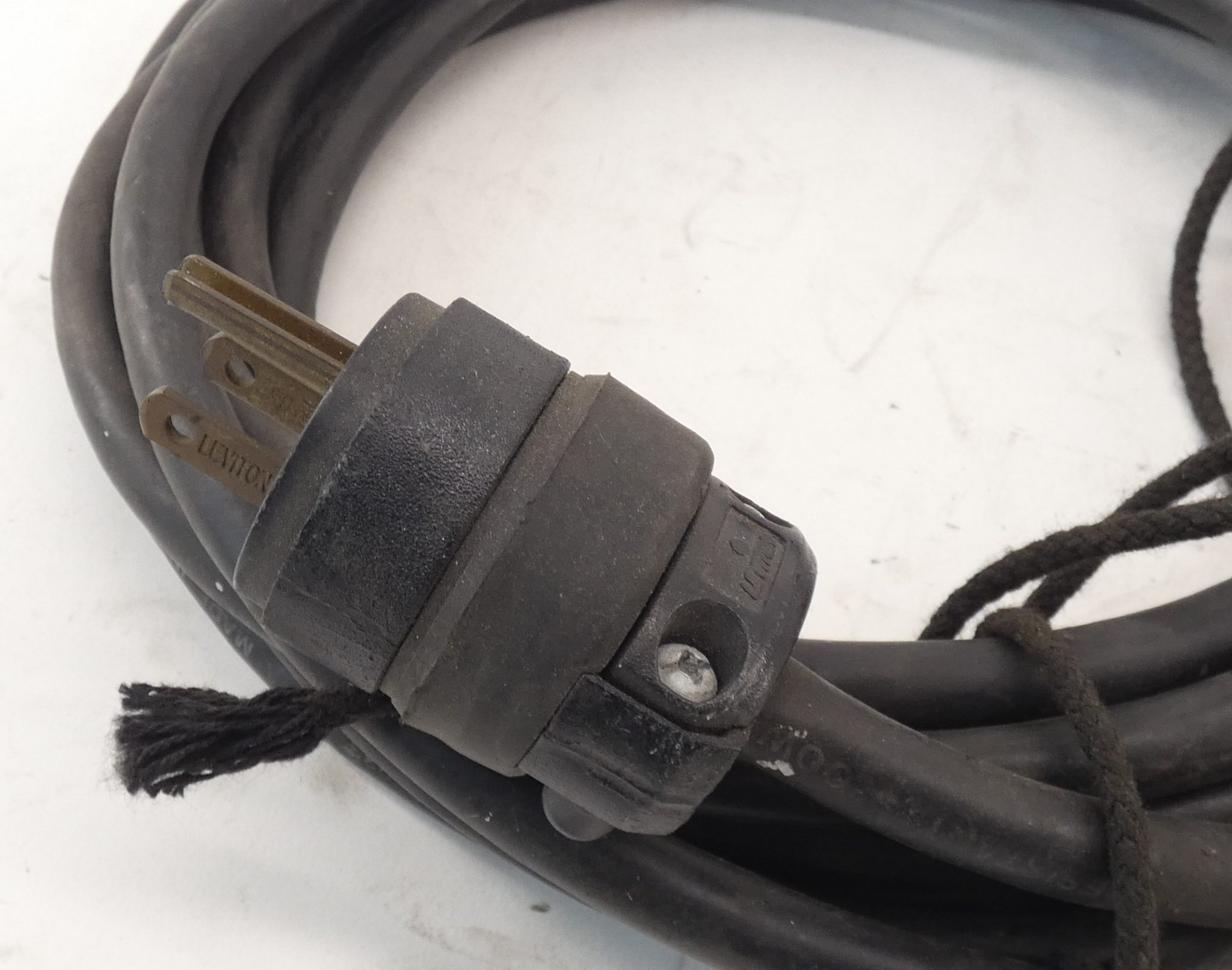 Male To Female 15A 125V Stage Pin 300V Cable Leviton – GPM Surplus