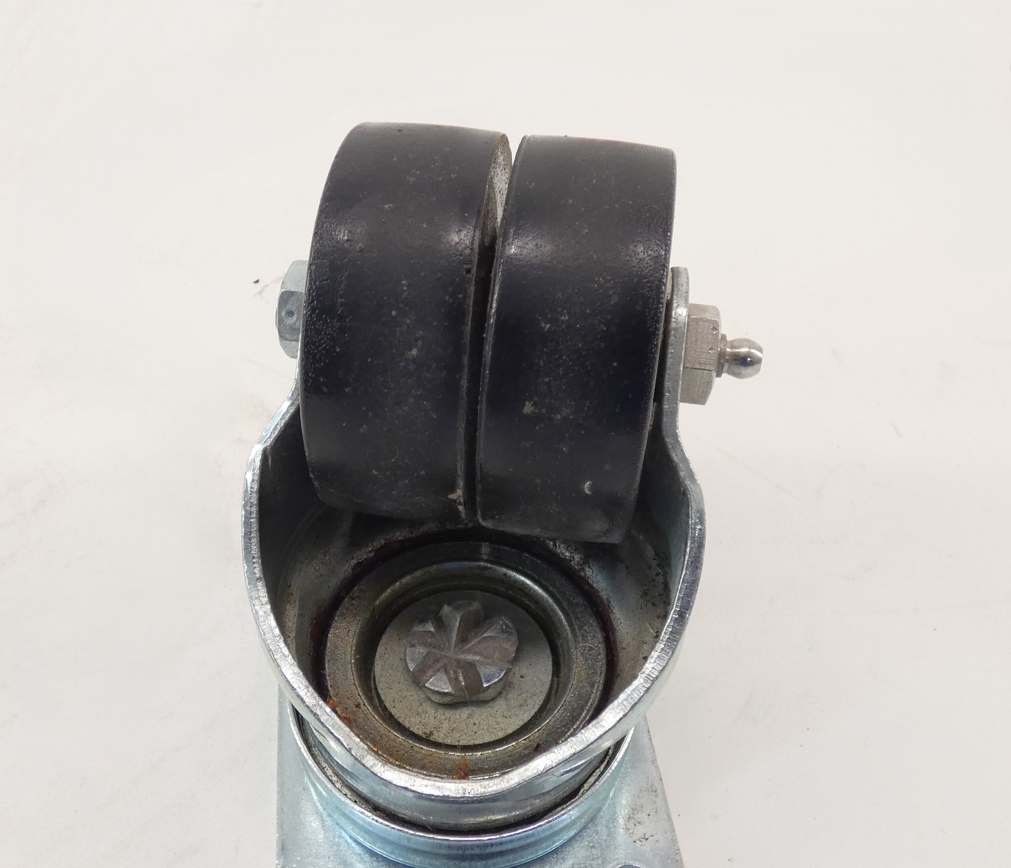 Darnell-Rose Swivel Caster W/ Rubber Wheel – GPM Surplus