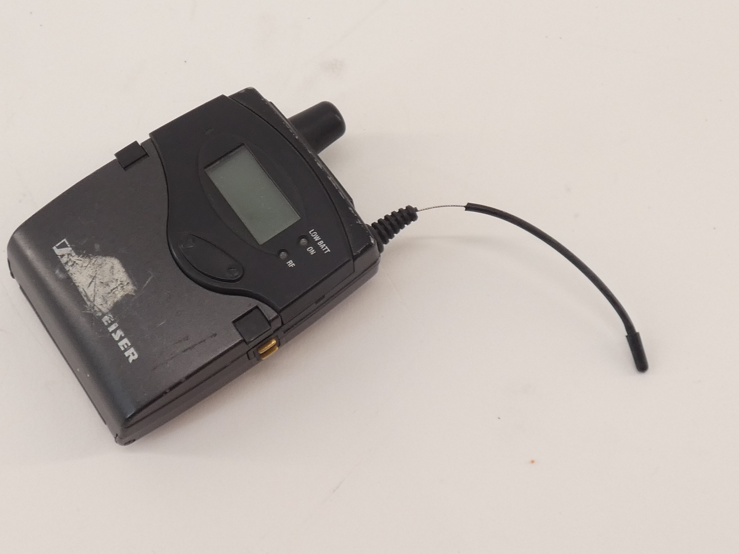 Sennheiser EK-2000-IEM Diversity Receiver 626-698 MHz Frequency Range ...