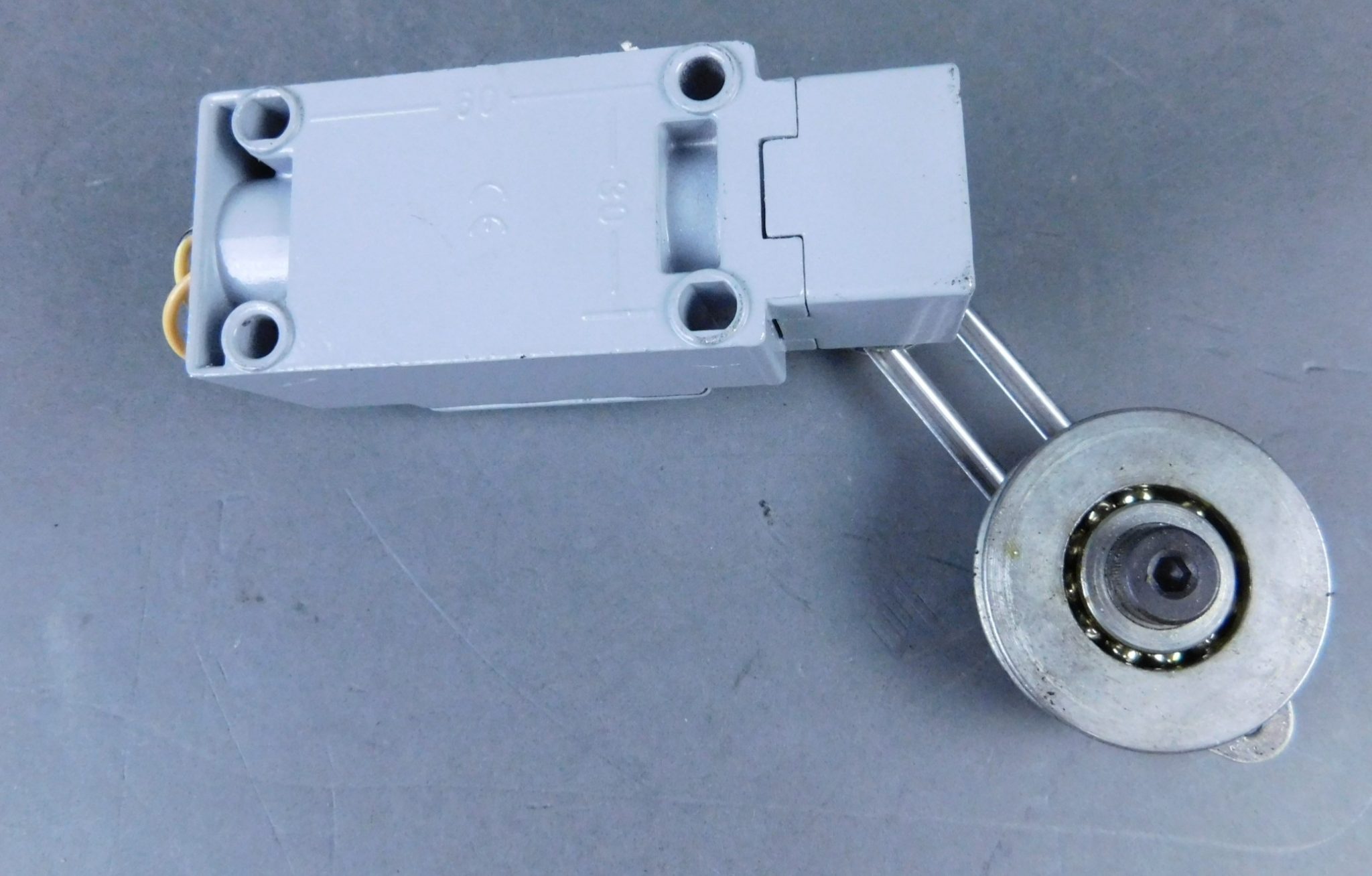 Automation Direct ABM2E52Z11 Limit Switch, 400V, 1.8A – GPM Surplus