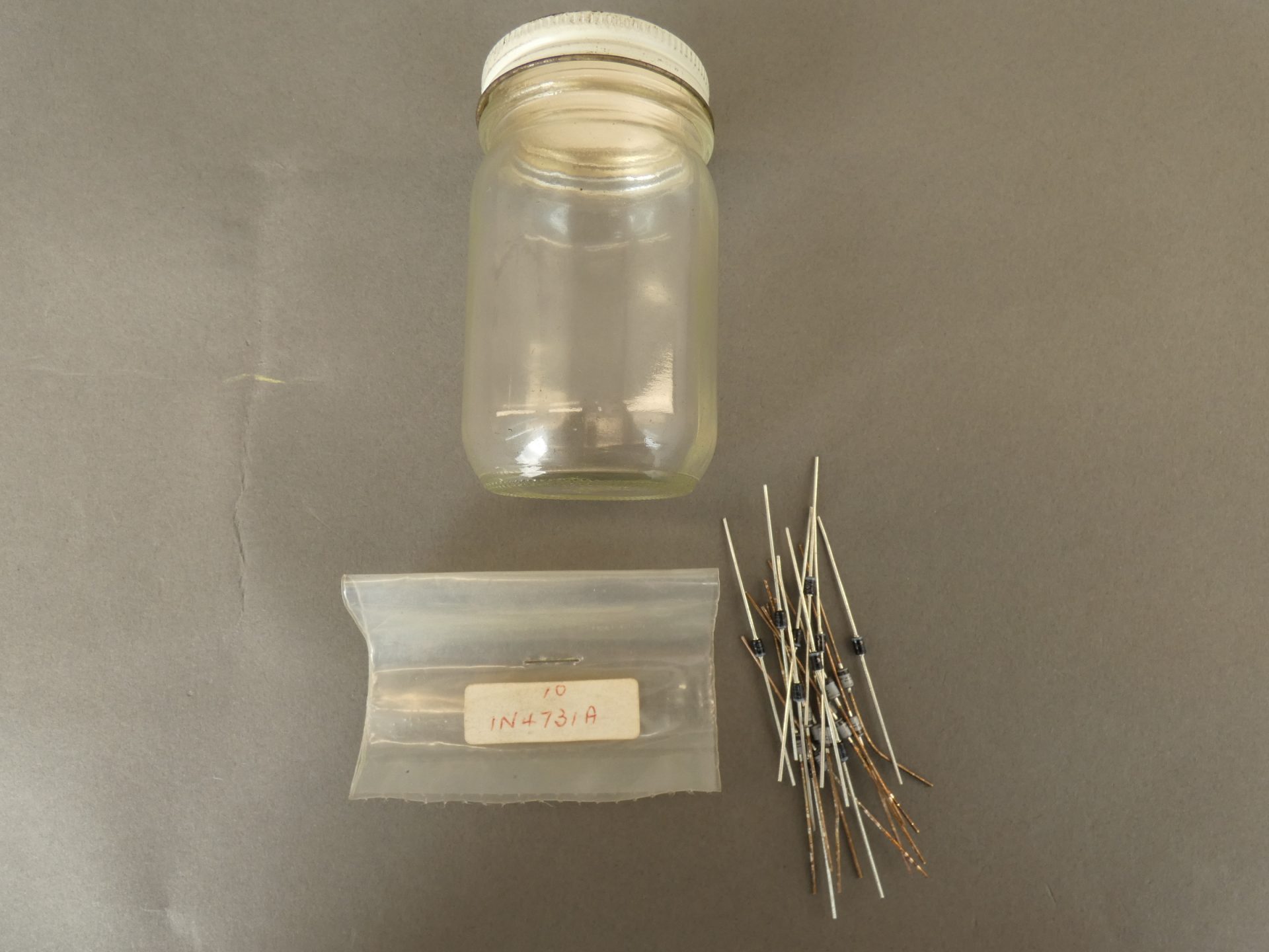 *Lot of 20* ON Semiconductor 1N4731A Zener Diode 4.3V Watt 5% DO-41-2 ...