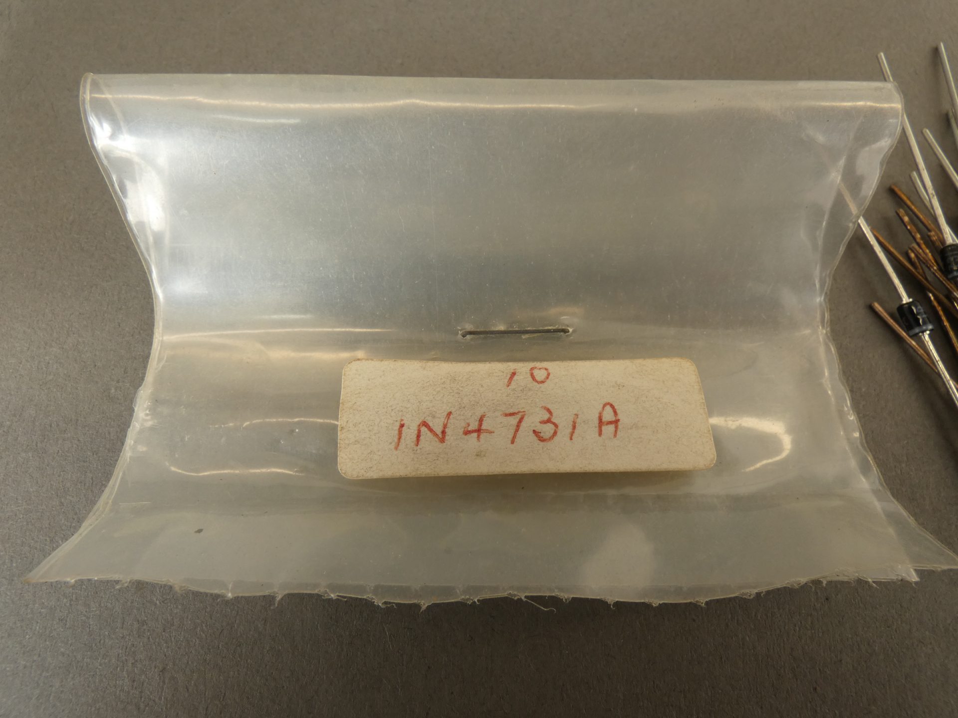 *Lot of 20* ON Semiconductor 1N4731A Zener Diode 4.3V Watt 5% DO-41-2 ...