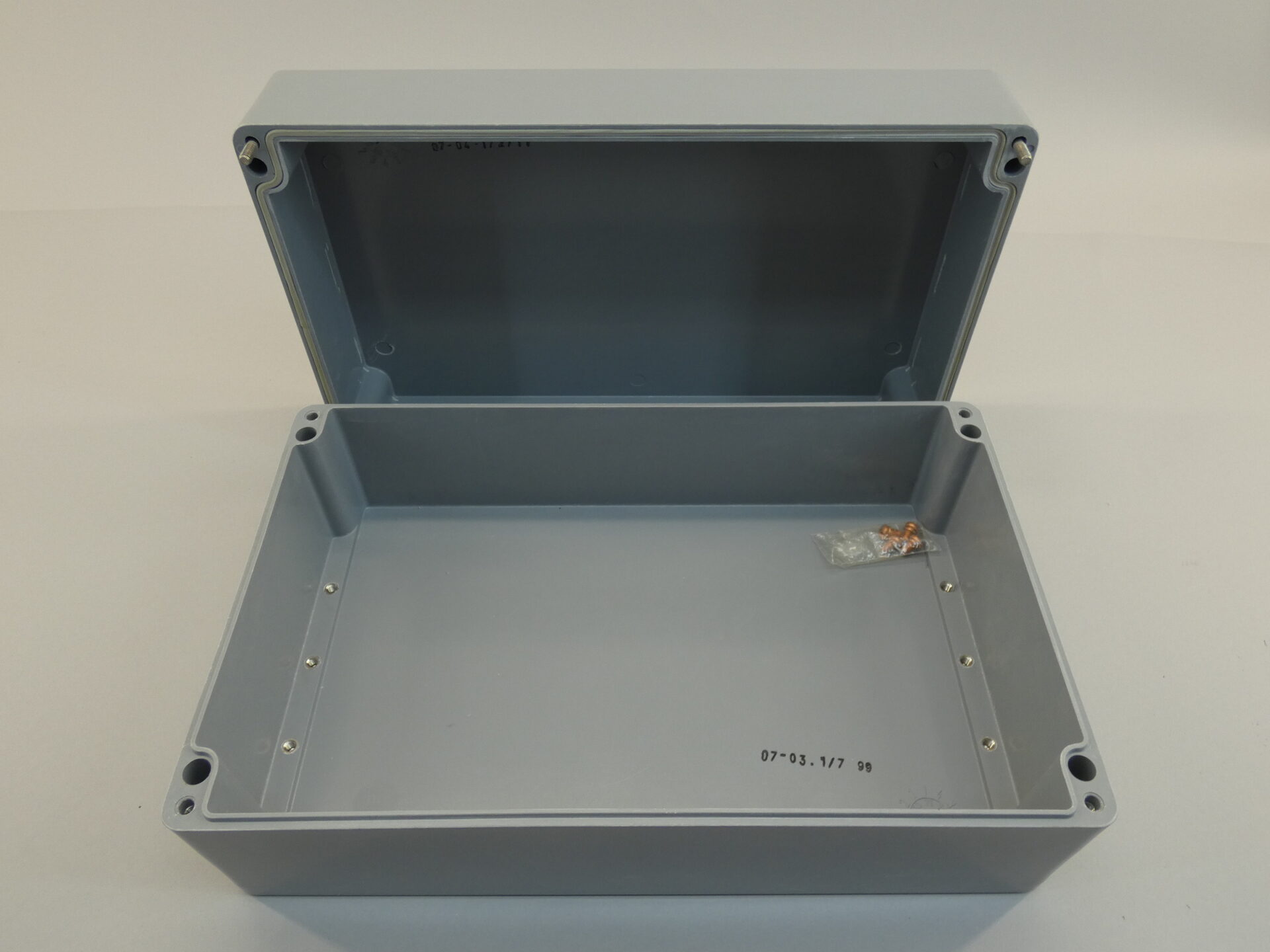 Rose 02.25 40 16/p 340 Polyester Standard Grey Enclosure – GPM Surplus