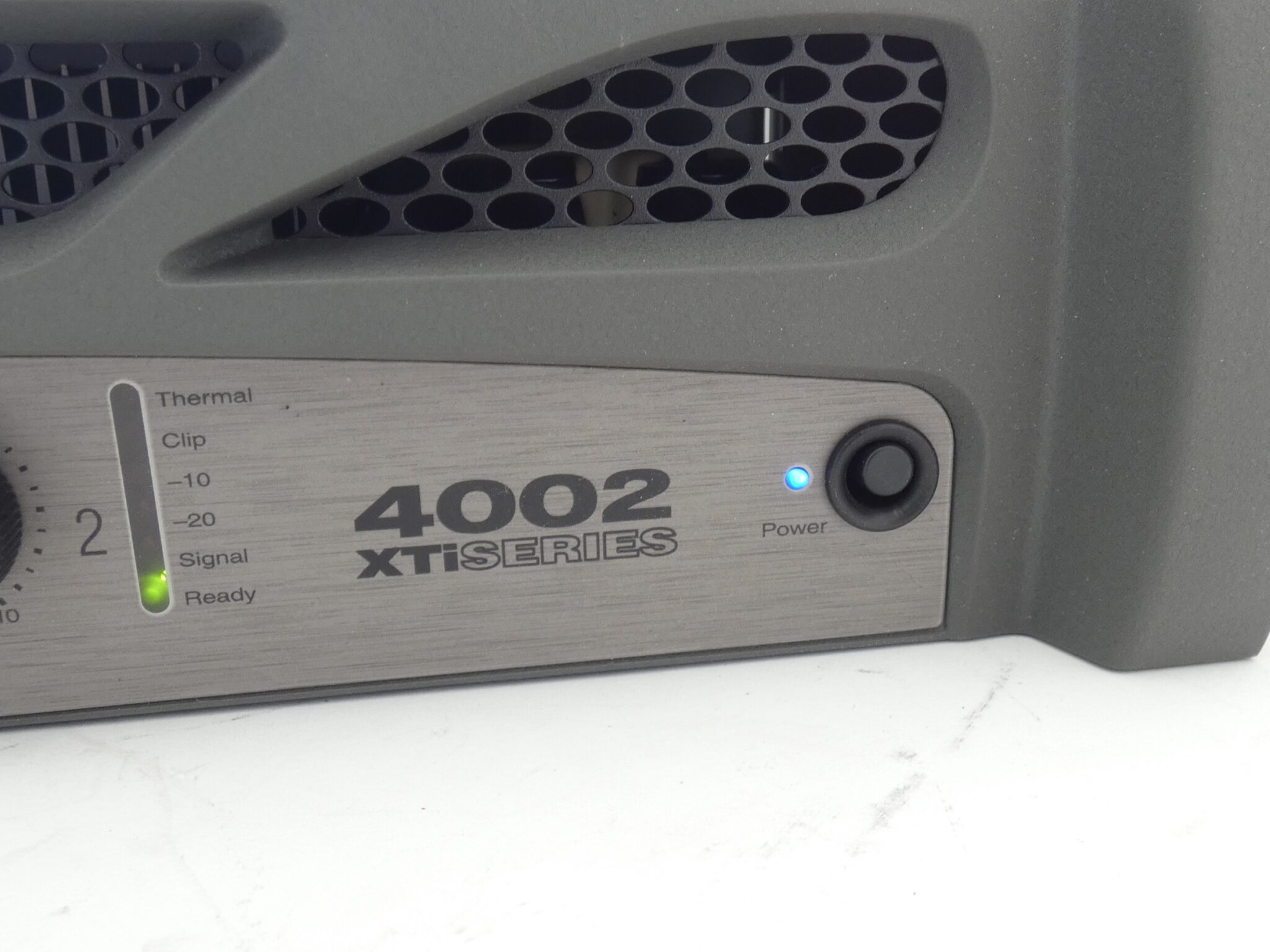 Crown XTI 4002 Power Amplifier, 1250W, Power Cord Included, NXTI4002-U ...