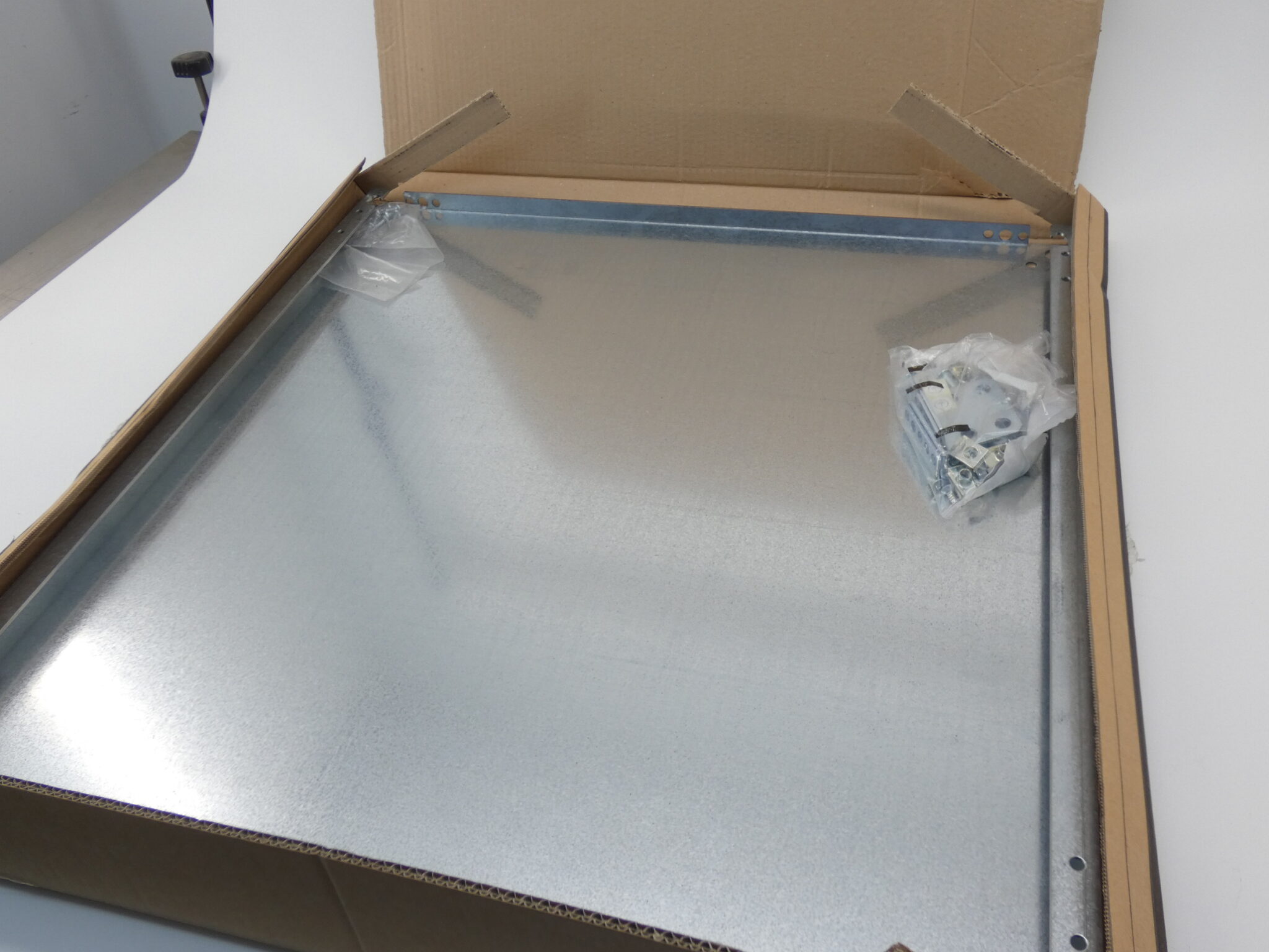 Rittal VX 8617.580 VX Partial Mounting Plate, 27-1/2″ L x 27-1/2″ W ...