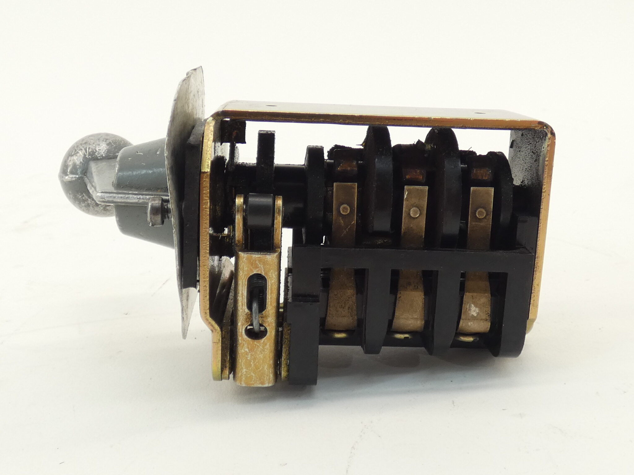 Allen-Bradley Reversing Drum Switch – GPM Surplus