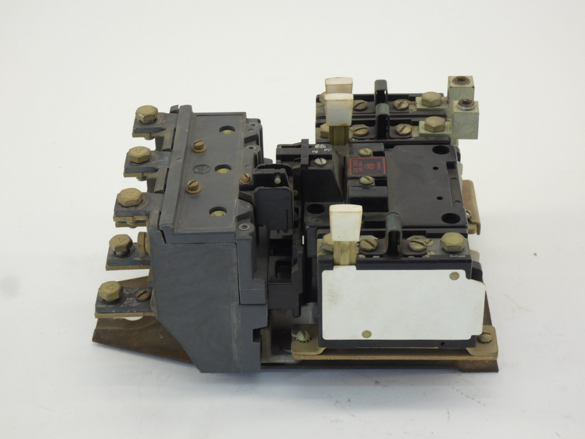 Allen-Bradley Contactor 110/120V 50/60Hz 73A86 – GPM Surplus