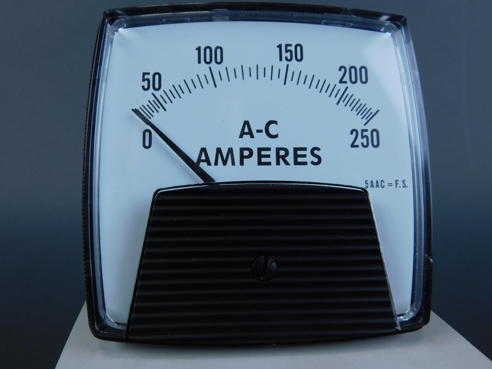 PC&S ST905A250A 3.5″ AC Ammeter, Scale: 0-250A, AC E205138 – GPM Surplus