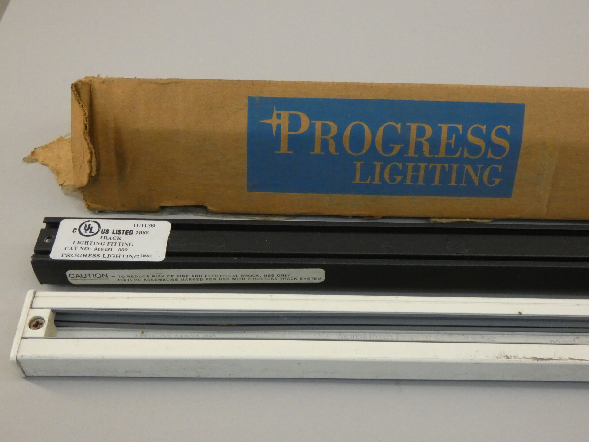 Progress Lighting 910431 48″ Alpha Trak System – GPM Surplus