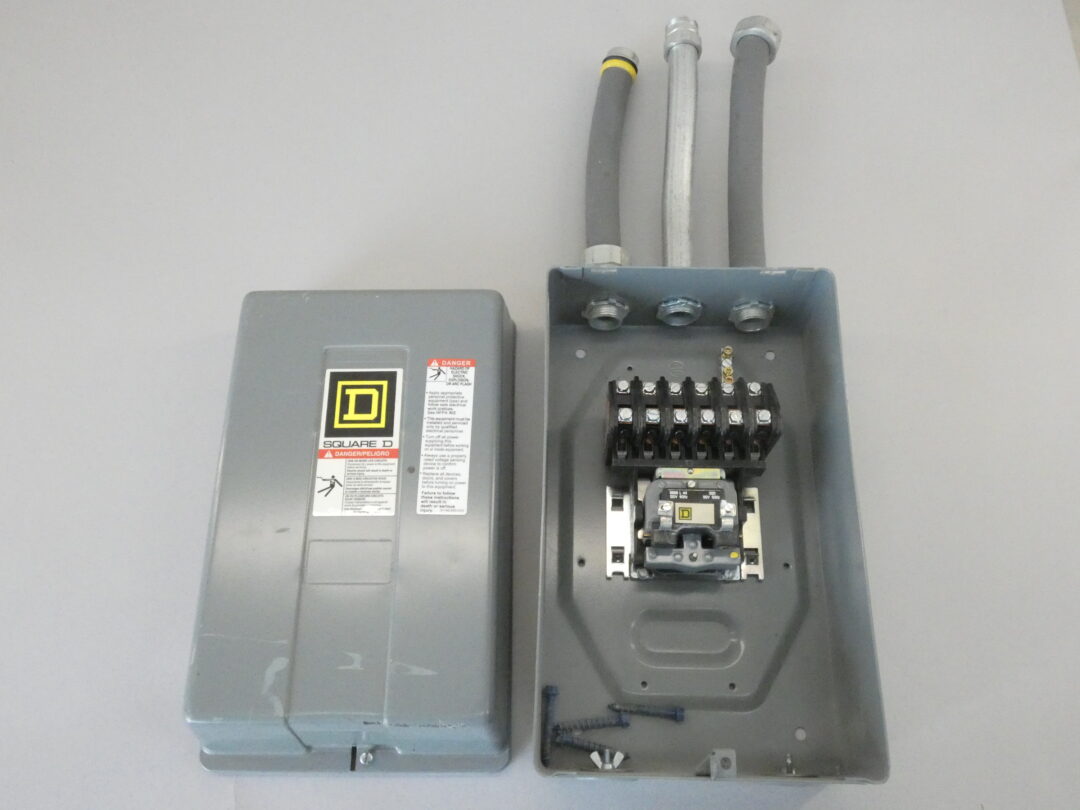 Square D 8903LG60 Enclosure w/ Lighting Contactor 6-Pole 120V Coil ...