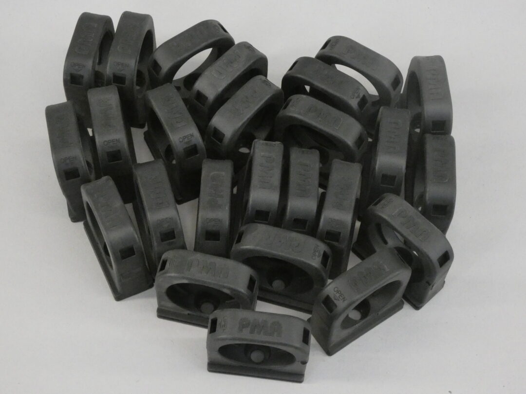 *Lot of 25* PMA BFH-29-0 Cable Clips, Plastic Conduit, 1″ NPT (Size NW ...