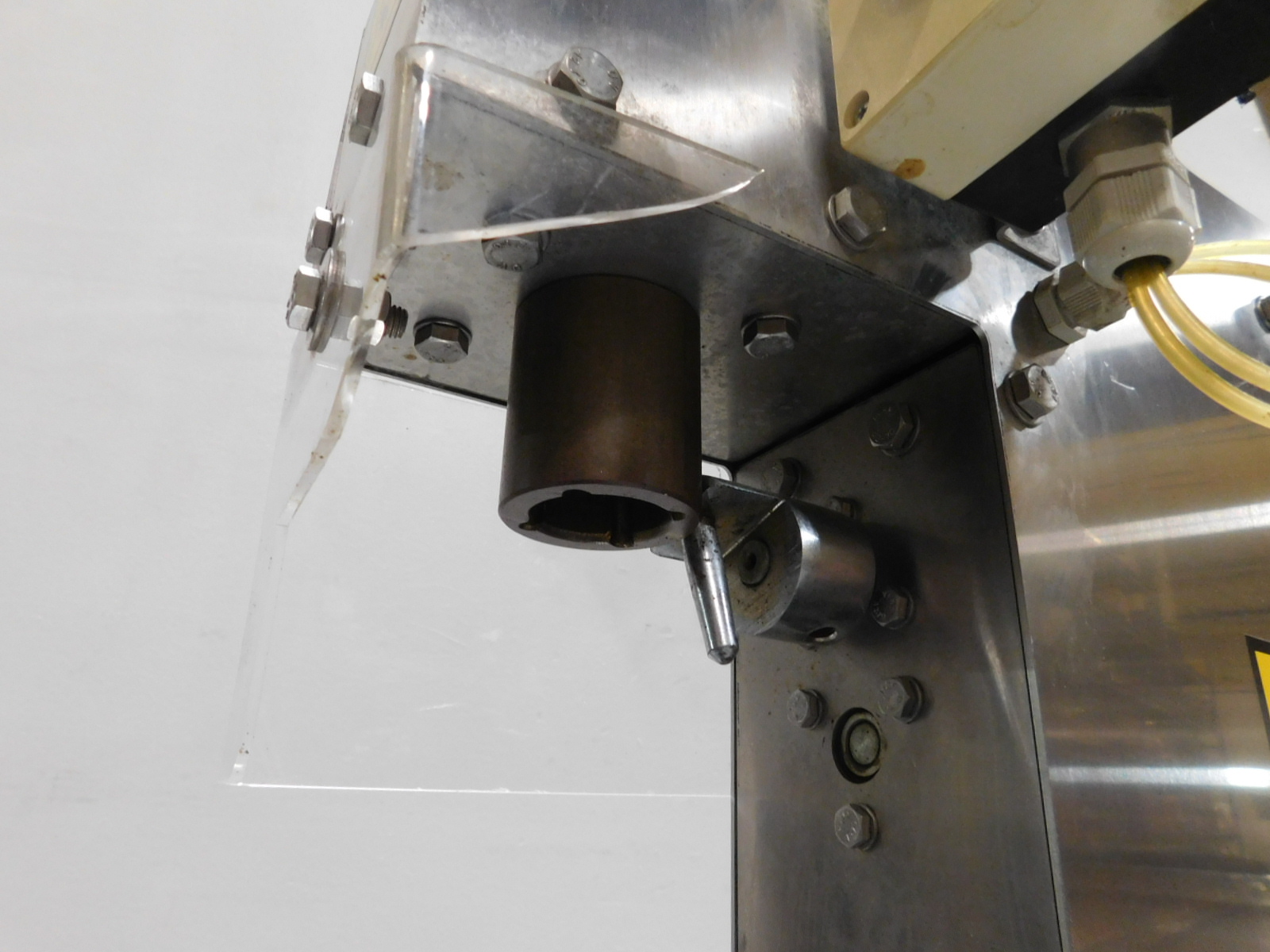 Macchine Enoagricole Perugini G300 Wiring Machine for Bottles without ...