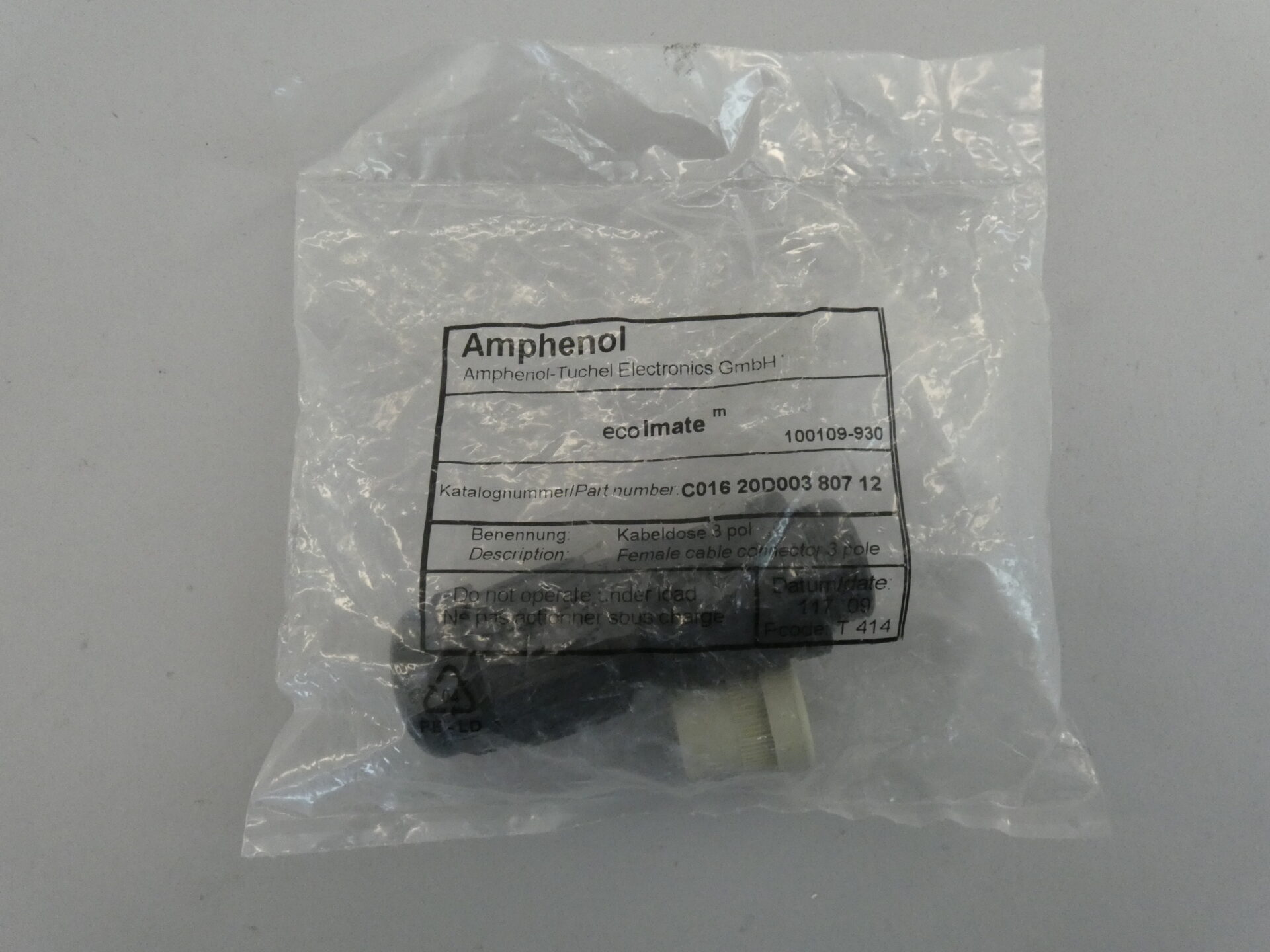 Amphenol C016 20D003 807 12 Female Cable Connector, 3P – GPM Surplus