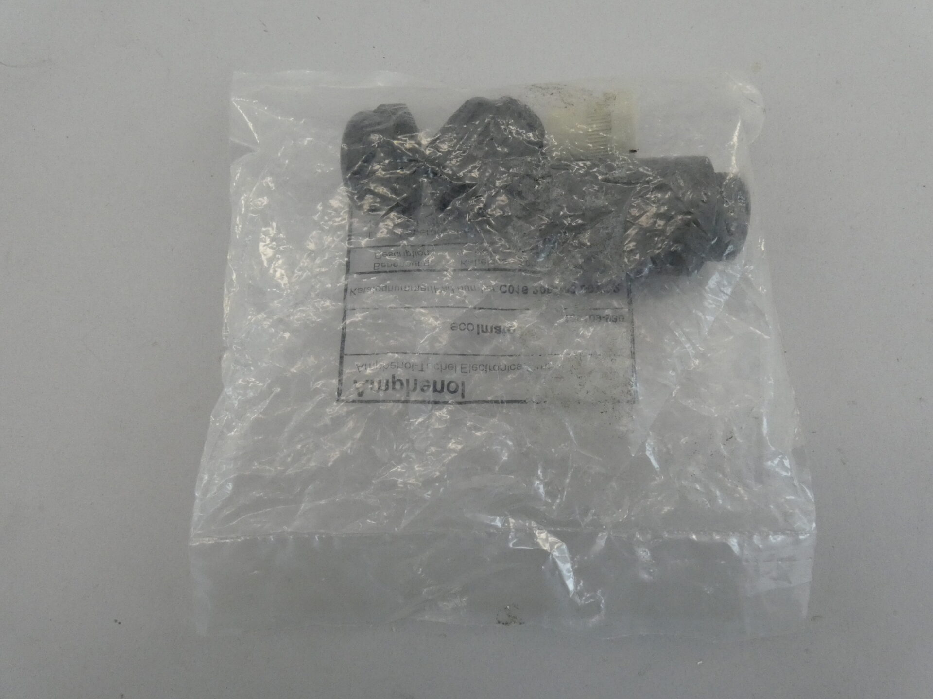 Amphenol C016 20D003 807 12 Female Cable Connector, 3P – GPM Surplus
