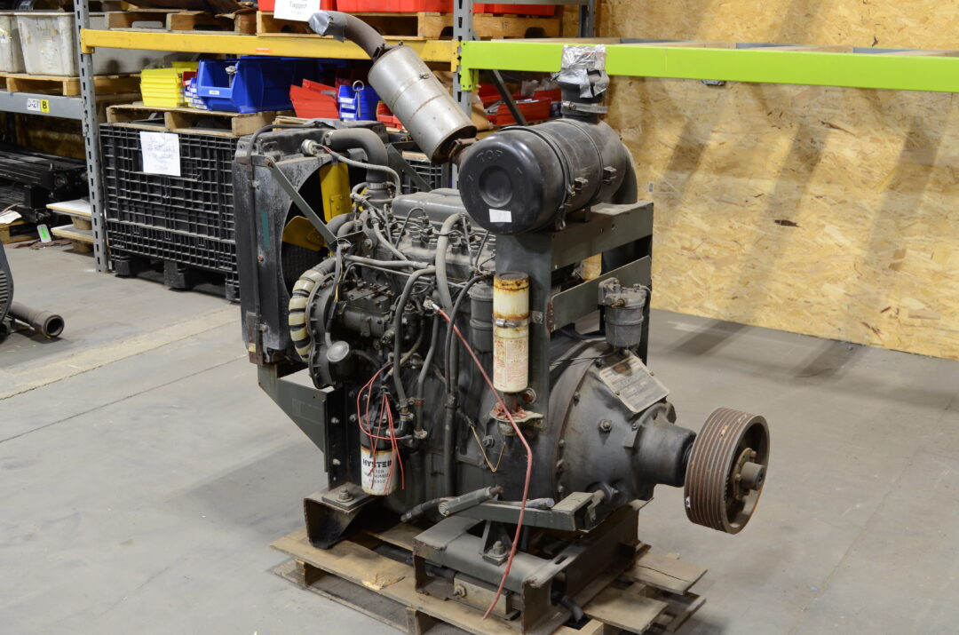 Perkins LJ33518 4 Cylinder Diesel Engine W/ Twin Disc SP111HP3 Clutch ...