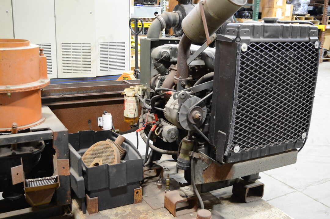 Perkins LJ33518 4 Cylinder Diesel Engine W/ Twin Disc SP111HP3 Clutch ...