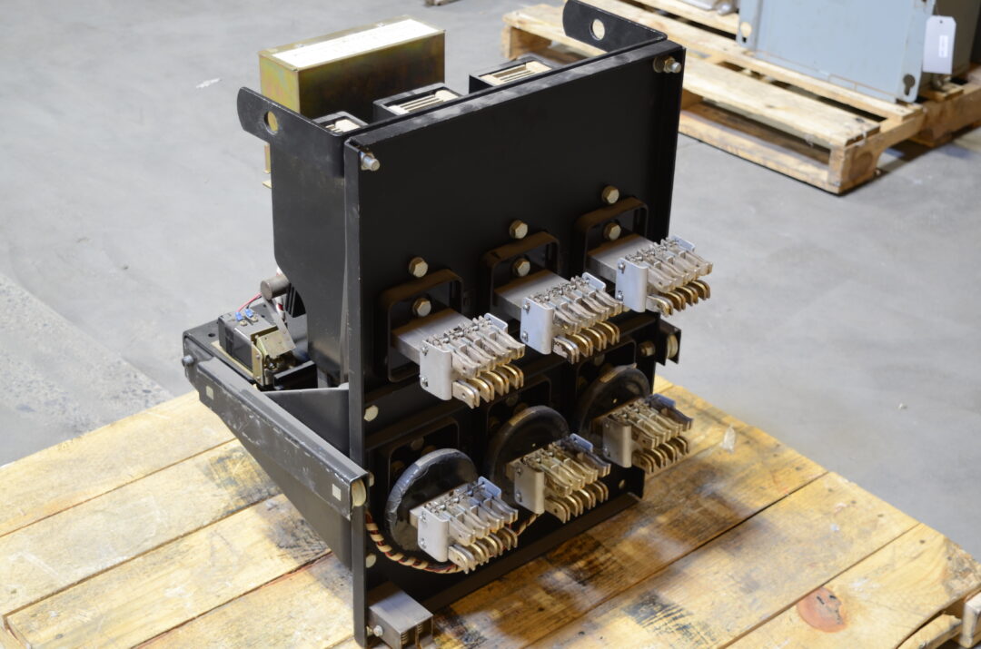 Westinghouse DB50 Air Circuit Breaker 600VAC, 1600A Frame, Amptector I ...