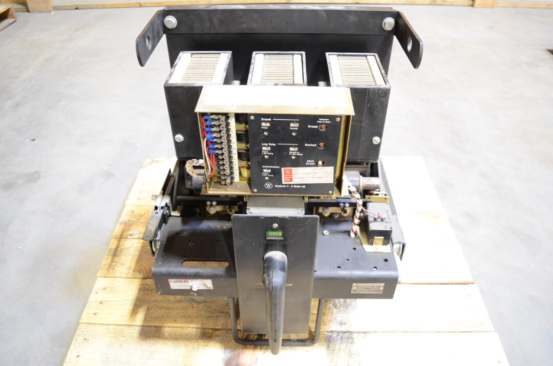 Westinghouse DB50 Air Circuit Breaker 600VAC, 1600A Frame, Amptector I ...