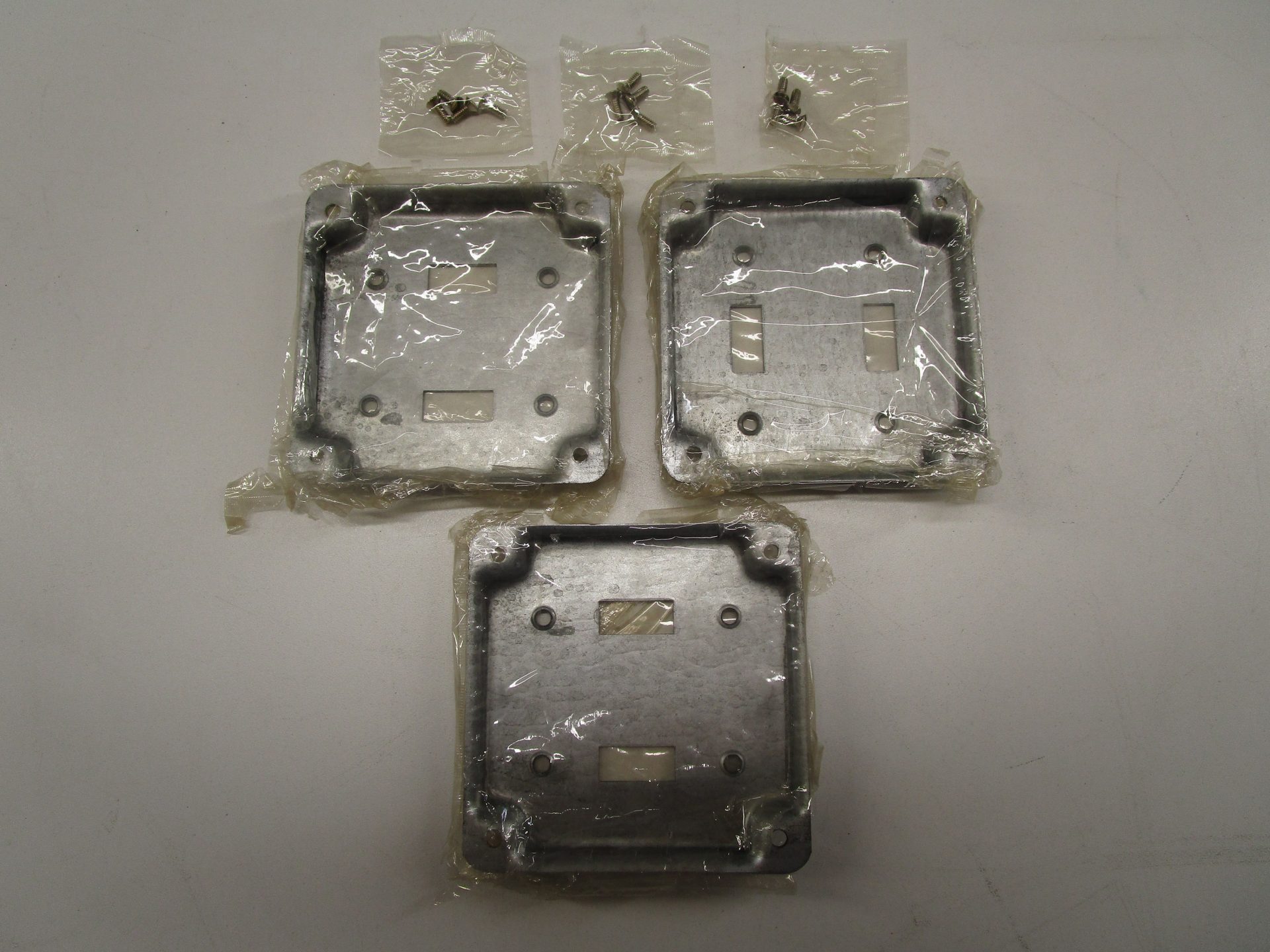 *Lot of 3* Garvin 4″ Square, 1/2 in. Raised Two Toggle Switch ...