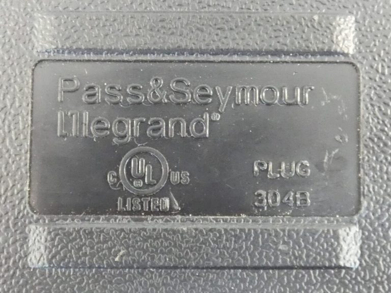 Pass & Seymour 304B Angle Plug – GPM Surplus