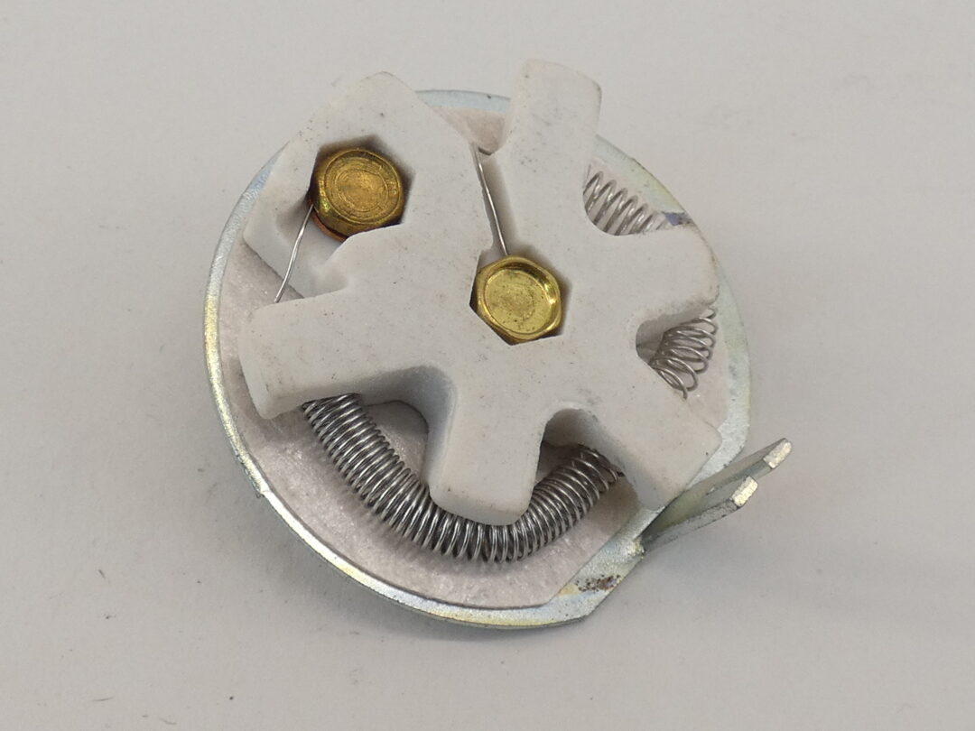 Onan 153-0113 Choke Cover Assembly – GPM Surplus