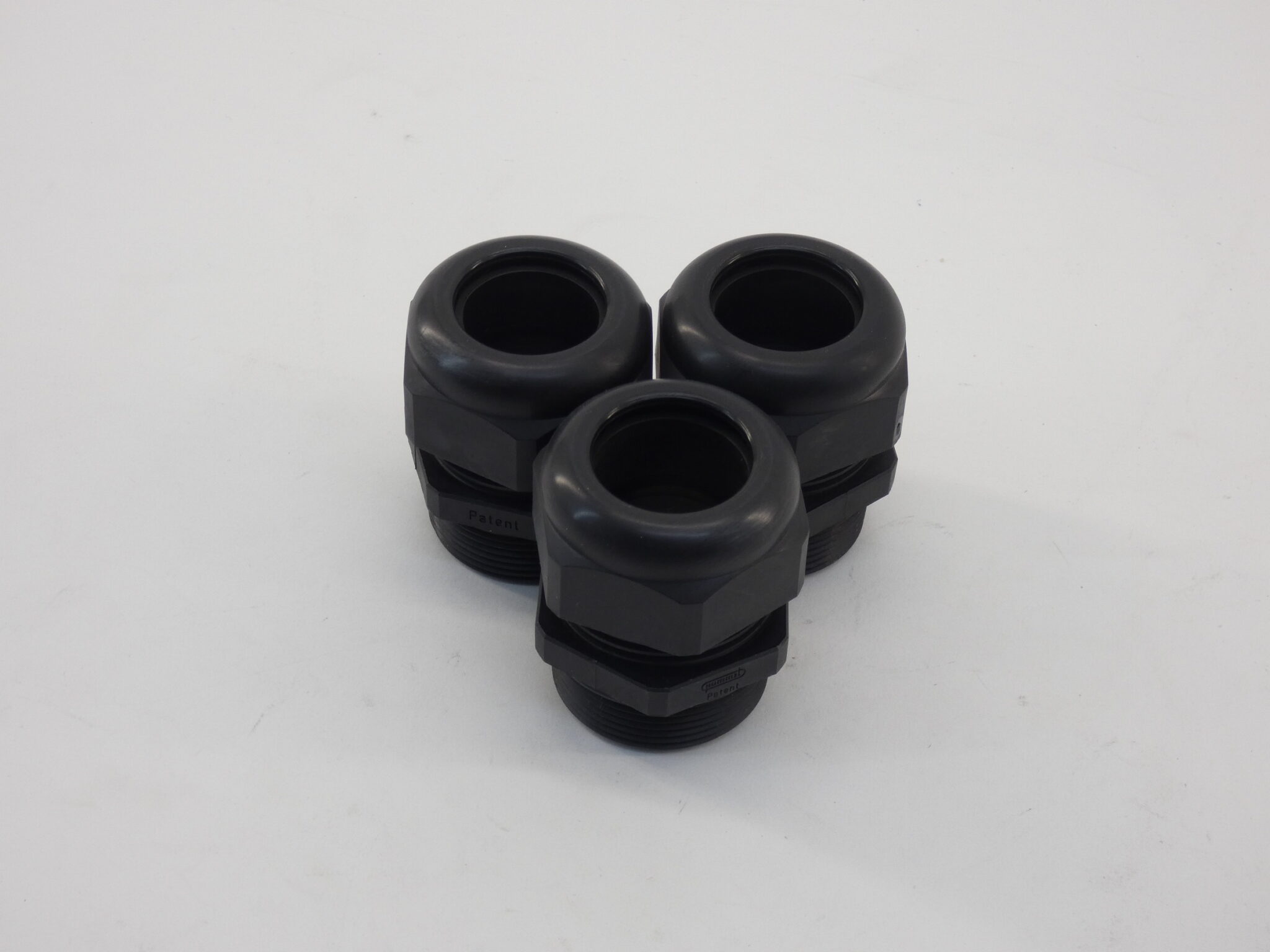*Lot of 3* Sealcon CD36NA-BK Standard Strain Relief Fittings Nylon, 1 1 ...