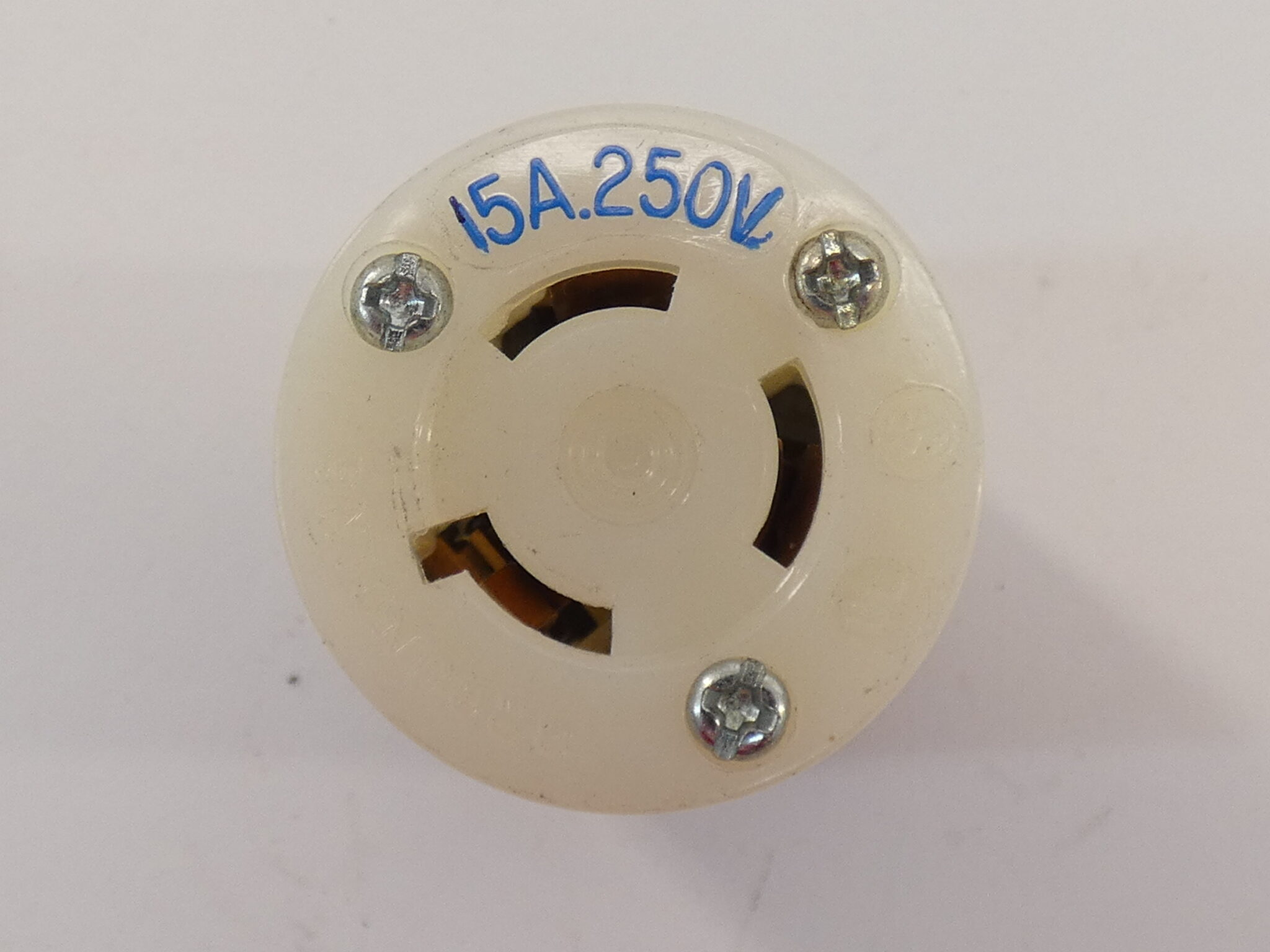 Hubbell HBL4579C Receptacle Connector, 15A 250V – GPM Surplus